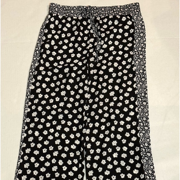 retrology | Pants & Jumpsuits | Retrology Black And White Floral Wide ...